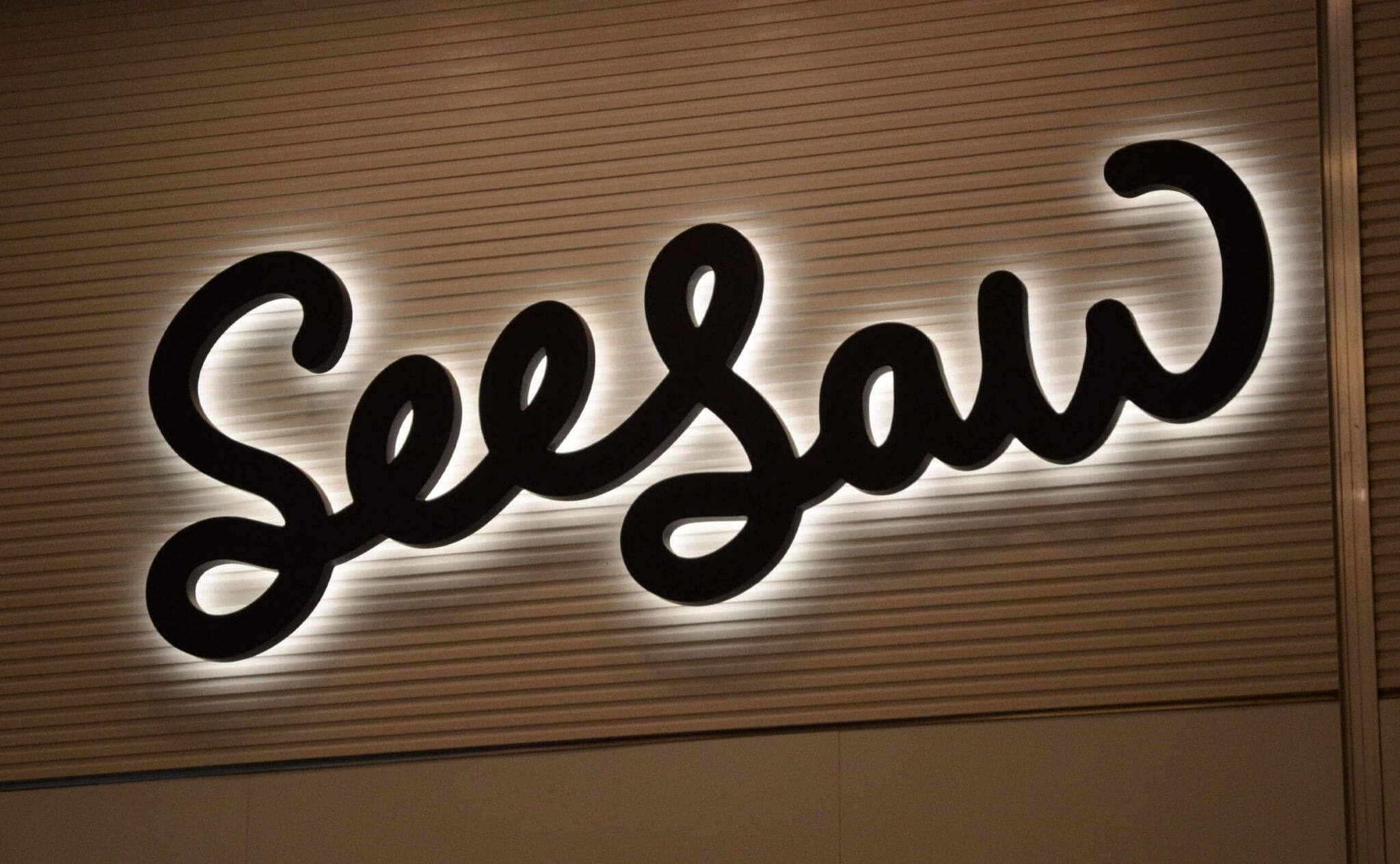 Custom Halo Lit Signs, Reverse/Halo Lit Channel Letter Sign