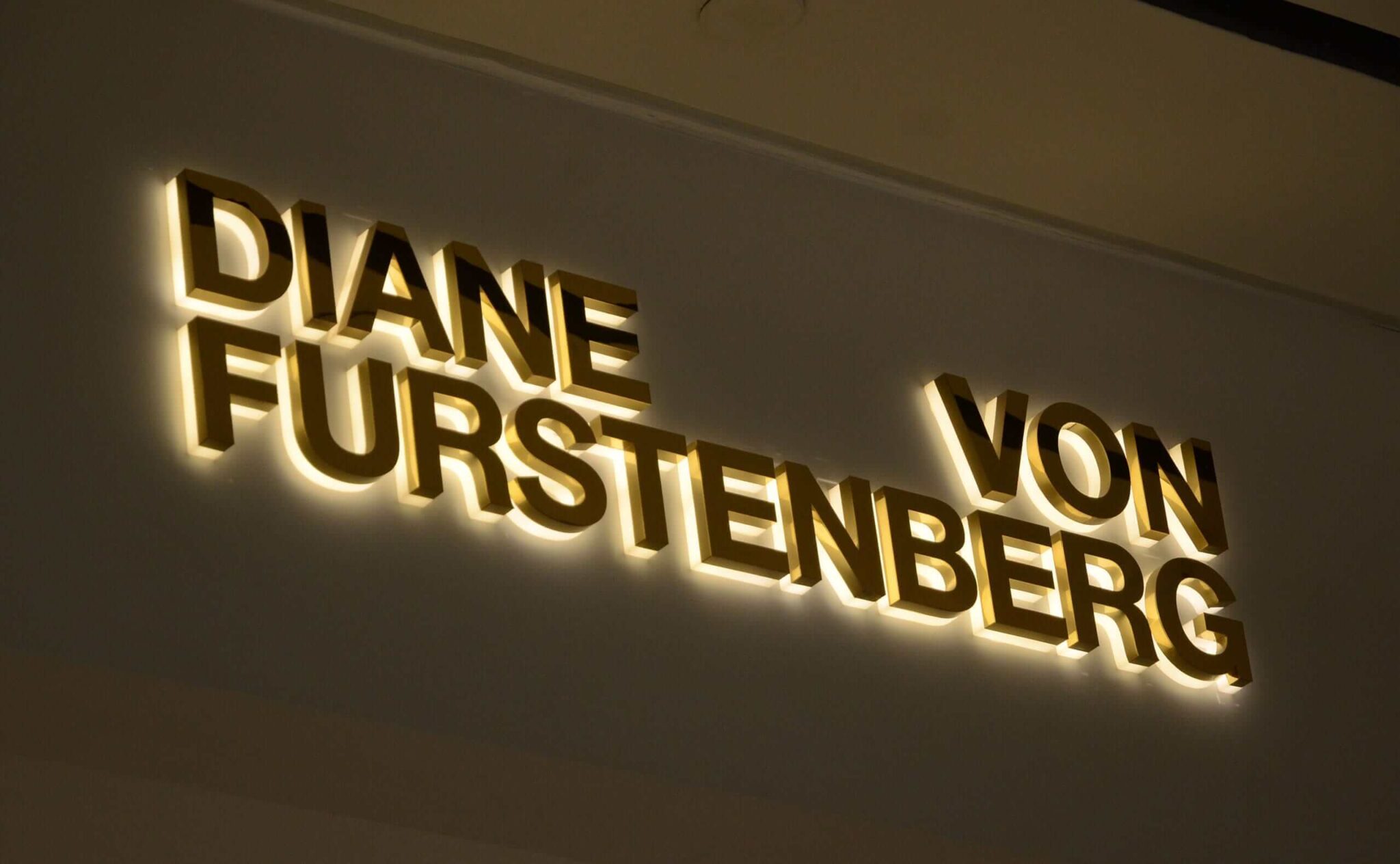 Halo Lit Business Signs | www.HaloLitSigns.com