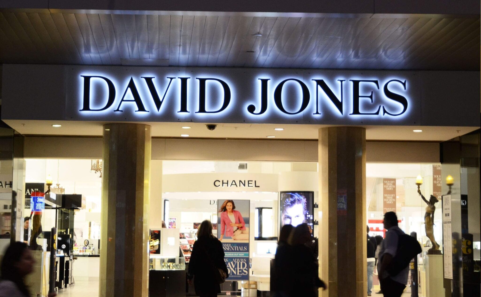 Outdoor Halo Lit Signs | www.HaloLitSigns.com